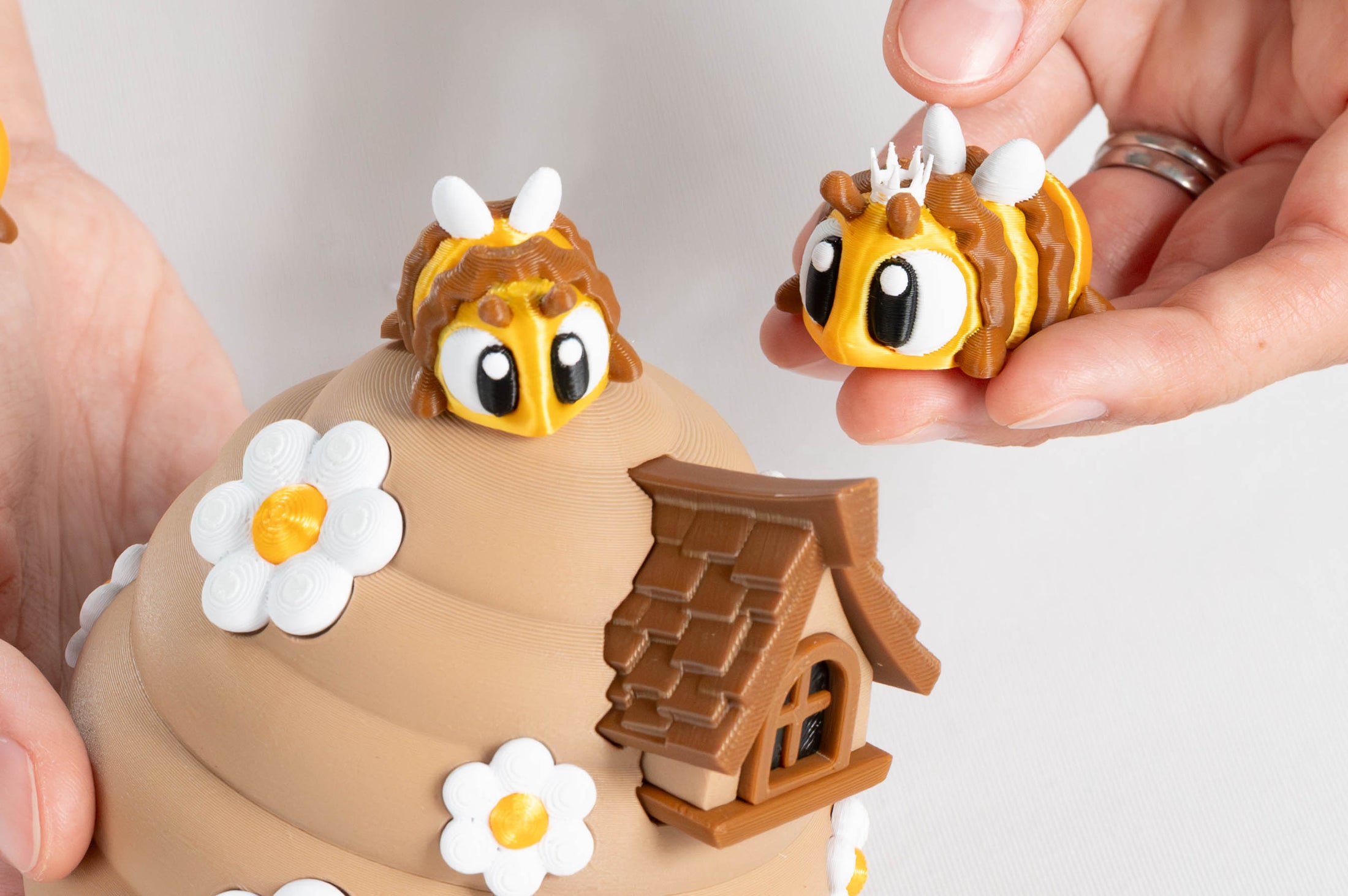 Beehive and Bees - Bee Toy Set